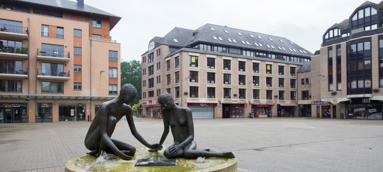 Les 4 plus belles places de LOUVAIN-LA-NEUVE