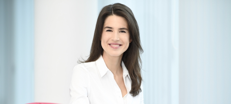 JULIE DENAYER: «Même si je n'étais pas baptisée, j'étais quand même ...